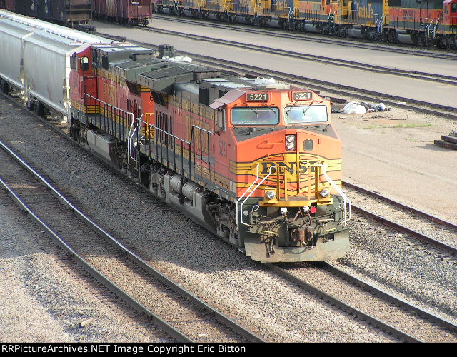BNSF 5221 West